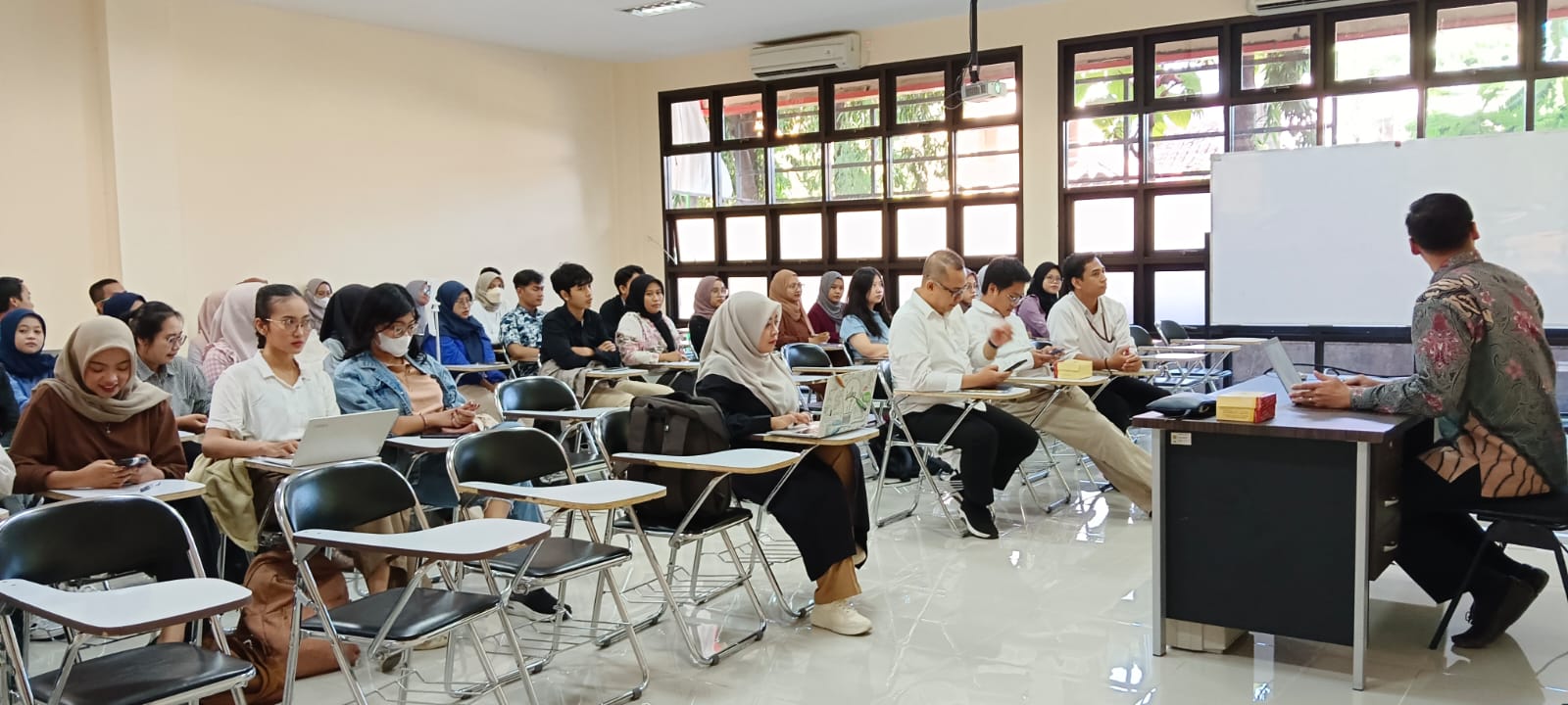 Kuliah Tamu – Sains Data